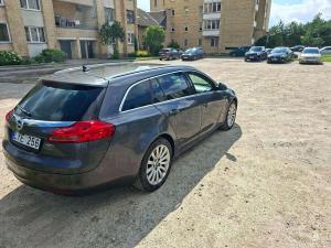 Grey Opel Insignia 2009 in Panevezys, with an engine capacity of 1.96 L and mileage of 336 thousand km for 2300 €, photo 4 on AUTOMOTO.COM.LV