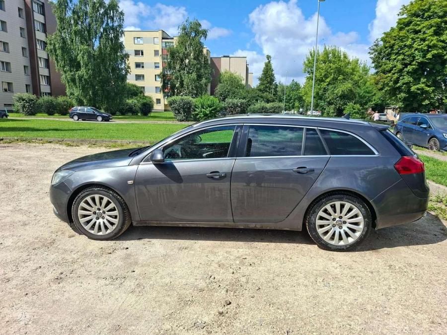 Grey Opel Insignia 2009 in Panevezys, with an engine capacity of 1.96 L and mileage of 336 thousand km for 2300 €, photo 6 on AUTOMOTO.COM.LV