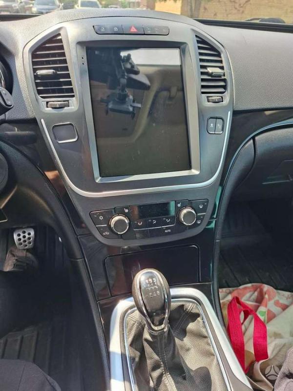 Grey Opel Insignia 2009 in Panevezys, with an engine capacity of 1.96 L and mileage of 336 thousand km for 2300 €, photo 6 on AUTOMOTO.COM.LV