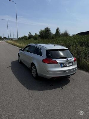 Grey Opel Insignia 2009 in Kaunas, with an engine capacity of 2.00 L and mileage of 286 thousand km for 1700 €, photo 4 on AUTOMOTO.COM.LV