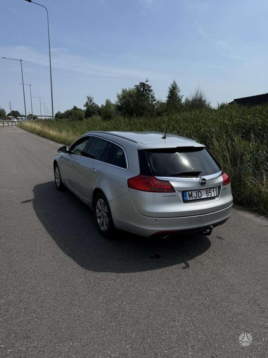 Grey Opel Insignia 2009 in Kaunas, with an engine capacity of 2.00 L and mileage of 286 thousand km for 1700 €, photo 4 on AUTOMOTO.COM.LV