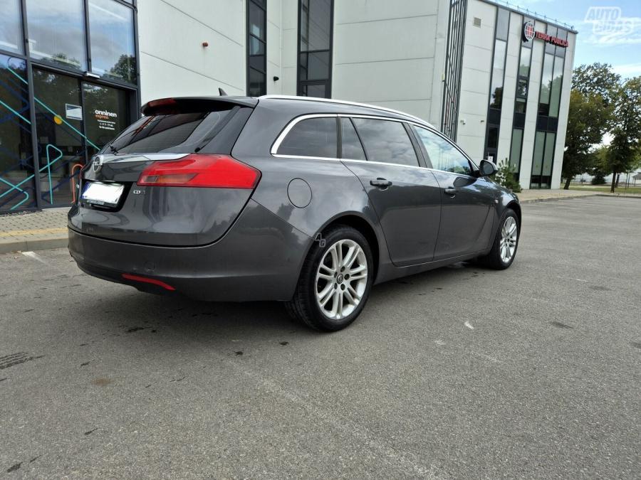 Grey Opel Insignia 2009 in Kaunas, with an engine capacity of 2.00 L and mileage of 300 thousand km for 1600 €, photo 4 on AUTOMOTO.COM.LV