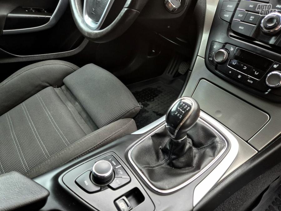 Grey Opel Insignia 2009 in Kaunas, with an engine capacity of 2.00 L and mileage of 300 thousand km for 1600 €, photo 14 on AUTOMOTO.COM.LV