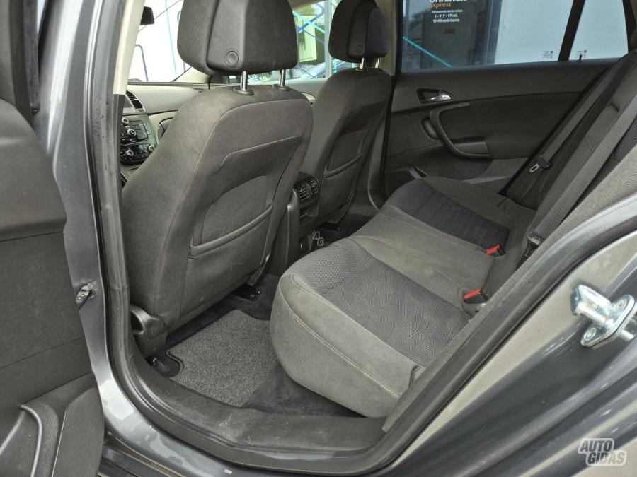 Grey Opel Insignia 2009 in Kaunas, with an engine capacity of 2.00 L and mileage of 300 thousand km for 1600 €, photo 16 on AUTOMOTO.COM.LV