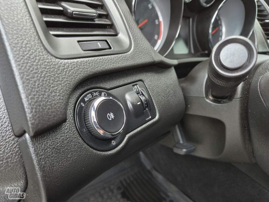 Grey Opel Insignia 2009 in Kaunas, with an engine capacity of 2.00 L and mileage of 300 thousand km for 1600 €, photo 17 on AUTOMOTO.COM.LV