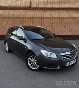 Grey Opel Insignia 2009 in Riga, with an engine capacity of 2.00 L and mileage of 299 thousand km for 3500 €, photo 7 on AUTOMOTO.COM.LV