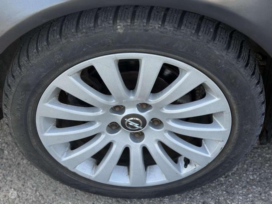 Grey Opel Insignia 2009 in Alytus, with an engine capacity of 1.96 L and mileage of 300 thousand km for 2800 €, photo 17 on AUTOMOTO.COM.LV