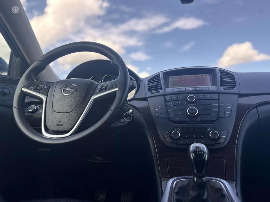 Grey Opel Insignia 2009 in Alytus, with an engine capacity of 1.96 L and mileage of 300 thousand km for 2800 €, photo 40 on AUTOMOTO.COM.LV