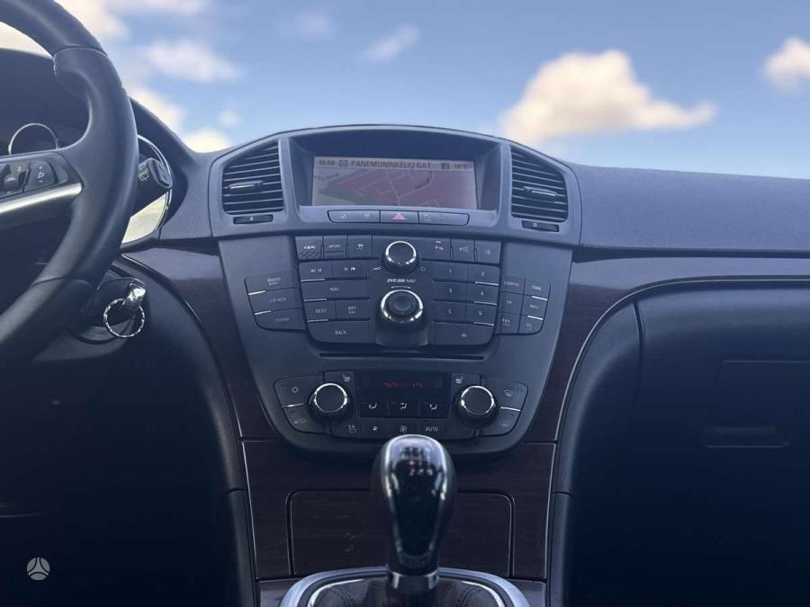 Grey Opel Insignia 2009 in Alytus, with an engine capacity of 1.96 L and mileage of 300 thousand km for 2800 €, photo 41 on AUTOMOTO.COM.LV
