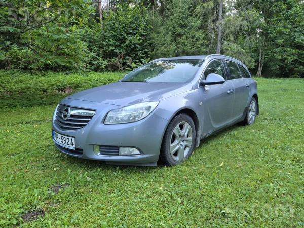 Opel Insignia 2009 Cēsis vietnē Pelēks Opel Insignia 2009 Cēsis, ar dzinēja tilpumu 2.00 L un nobraukumu 403 tūkst. km par 2000 €, foto 1 vietnē AUTOMOTO.COM.LV