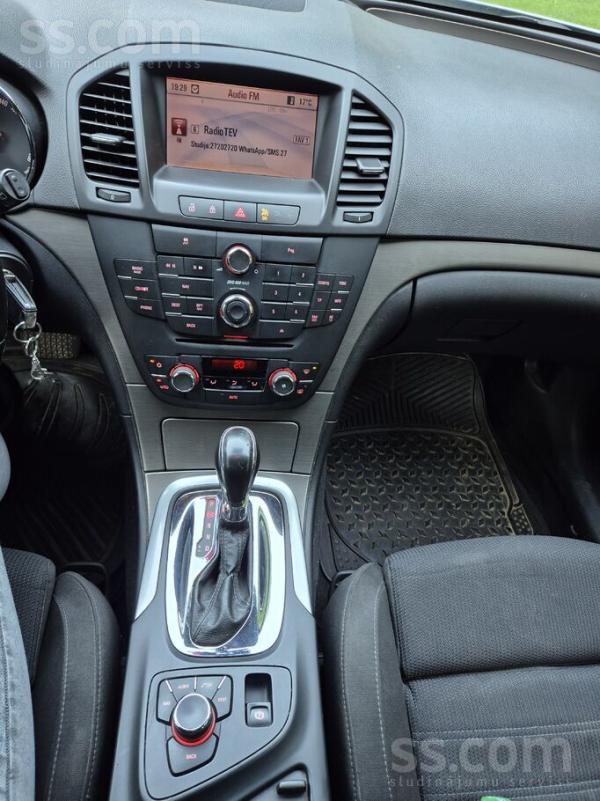 Opel Insignia 2009 Cēsis vietnē Pelēks Opel Insignia 2009 Cēsis, ar dzinēja tilpumu 2.00 L un nobraukumu 403 tūkst. km par 2000 €, foto 6 vietnē AUTOMOTO.COM.LV
