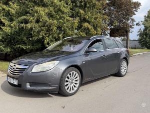 Grey Opel Insignia 2009 in Siauliai, with an engine capacity of 1.96 L and mileage of 380 thousand km for 750 €, photo  on AUTOMOTO.COM.LV