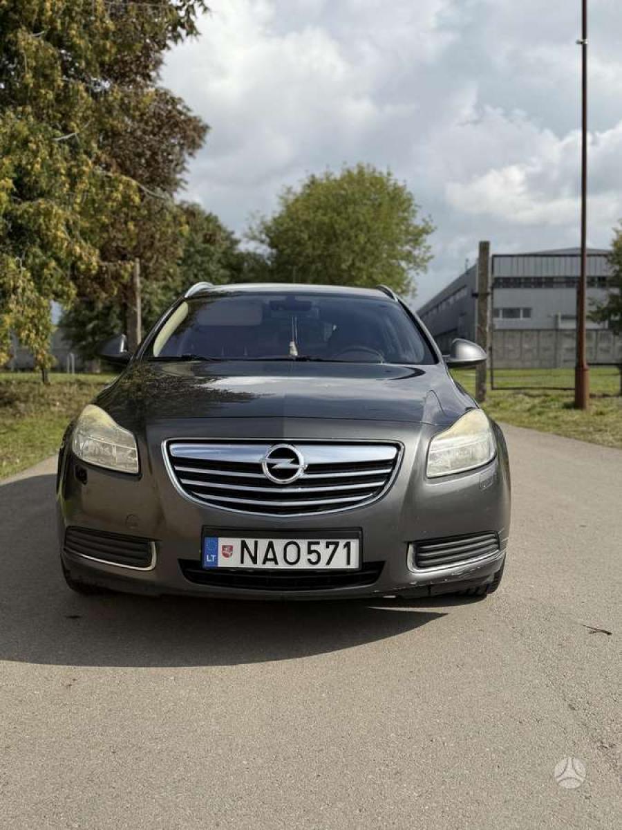 Grey Opel Insignia 2009 in Siauliai, with an engine capacity of 1.96 L and mileage of 380 thousand km for 750 €, photo 4 on AUTOMOTO.COM.LV