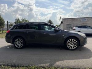 Grey Opel Insignia 2009 in Siauliai, with an engine capacity of 1.96 L and mileage of 380 thousand km for 750 €, photo 8 on AUTOMOTO.COM.LV