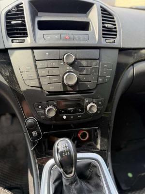 Grey Opel Insignia 2009 in Siauliai, with an engine capacity of 1.96 L and mileage of 380 thousand km for 750 €, photo 11 on AUTOMOTO.COM.LV