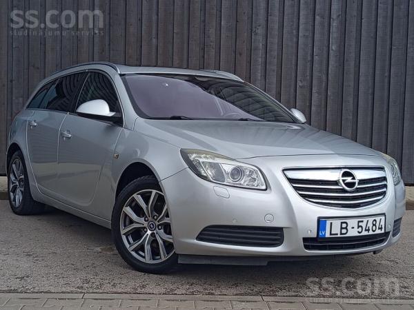 Pelēks Opel Insignia 2009 Tukums, ar dzinēja tilpumu 2.00 L un nobraukumu 297 tūkst. km par 2500 €, foto 1 vietnē AUTOMOTO.COM.LV