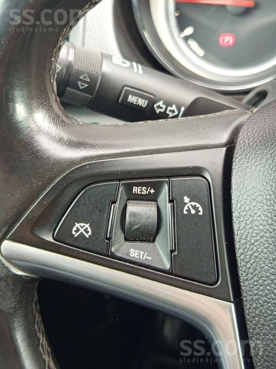 Pelēks Opel Insignia 2009 Tukums, ar dzinēja tilpumu 2.00 L un nobraukumu 297 tūkst. km par 2500 €, foto 7 vietnē AUTOMOTO.COM.LV