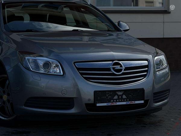 Opel Insignia 2009 in Kretinga on AUTOMOTO.COM.LV Grey Opel Insignia 2009 in Kretinga, with an engine capacity of 1.96 L and mileage of 277 thousand km for 3700 €, photo 6 on AUTOMOTO.COM.LV