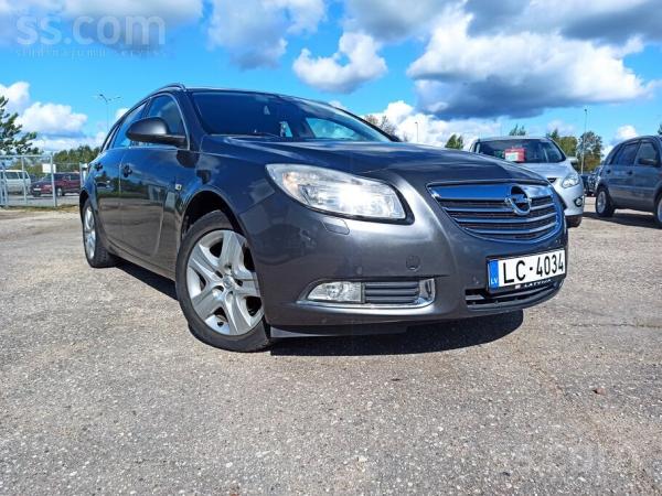Pelēks Opel Insignia 2009 Daugavpils, ar dzinēja tilpumu 1.80 L un nobraukumu 0 tūkst. km par 3180 €, foto 1 vietnē AUTOMOTO.COM.LV