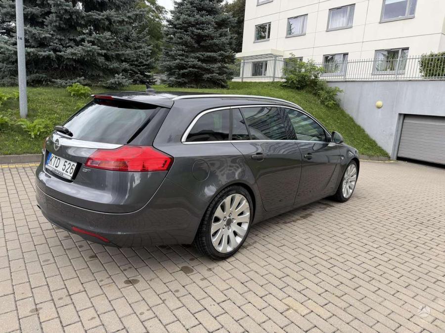 Grey Opel Insignia 2009 in Vilnius, with an engine capacity of 1.96 L and mileage of 335 thousand km for 2100 €, photo 4 on AUTOMOTO.COM.LV