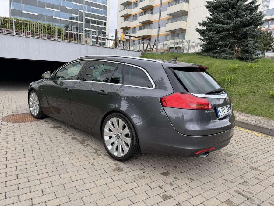 Grey Opel Insignia 2009 in Vilnius, with an engine capacity of 1.96 L and mileage of 335 thousand km for 2100 €, photo 5 on AUTOMOTO.COM.LV