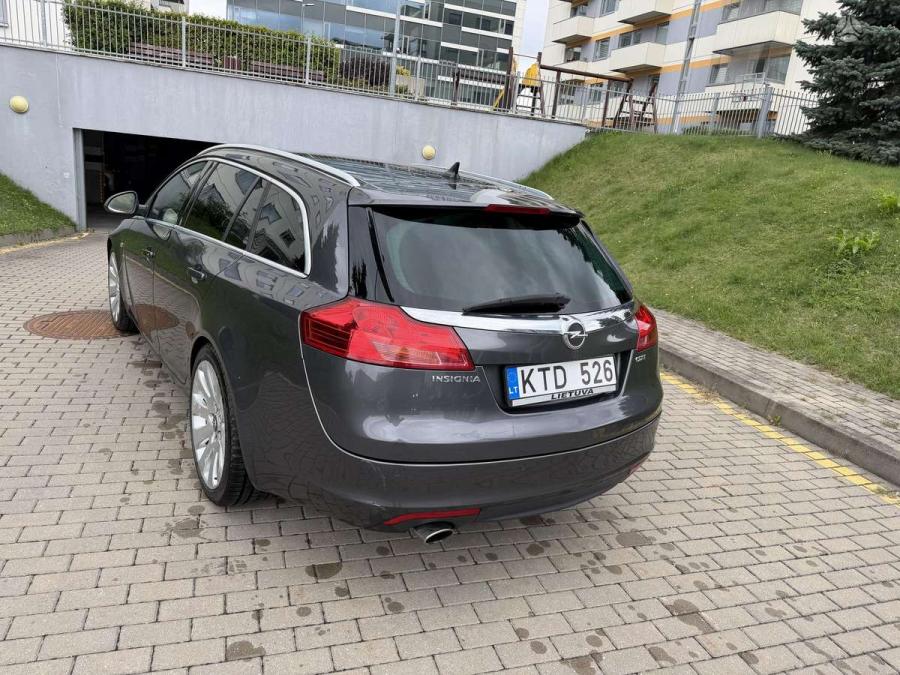 Grey Opel Insignia 2009 in Vilnius, with an engine capacity of 1.96 L and mileage of 335 thousand km for 2100 €, photo 6 on AUTOMOTO.COM.LV