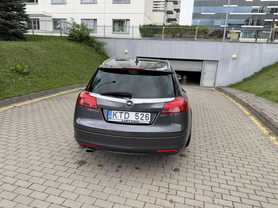 Grey Opel Insignia 2009 in Vilnius, with an engine capacity of 1.96 L and mileage of 335 thousand km for 2100 €, photo 7 on AUTOMOTO.COM.LV