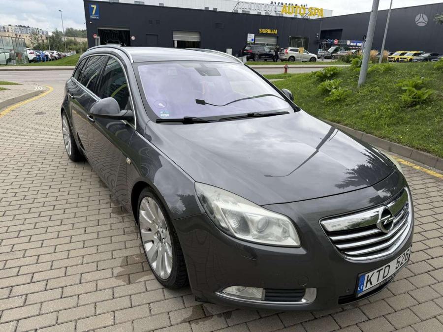 Grey Opel Insignia 2009 in Vilnius, with an engine capacity of 1.96 L and mileage of 335 thousand km for 2100 €, photo 11 on AUTOMOTO.COM.LV