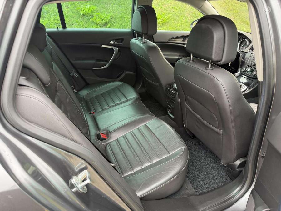 Grey Opel Insignia 2009 in Vilnius, with an engine capacity of 1.96 L and mileage of 335 thousand km for 2100 €, photo 22 on AUTOMOTO.COM.LV