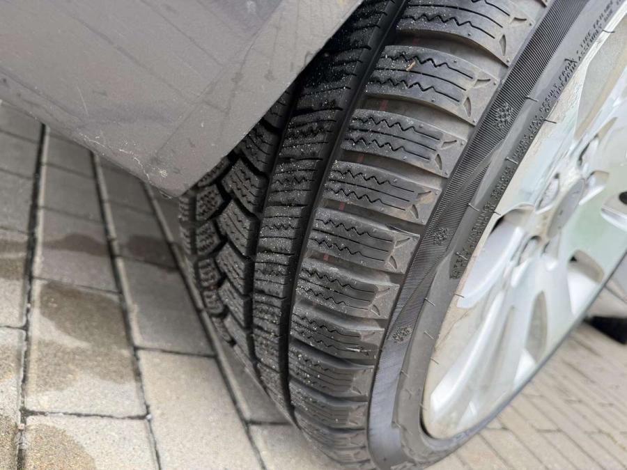 Grey Opel Insignia 2009 in Vilnius, with an engine capacity of 1.96 L and mileage of 335 thousand km for 2100 €, photo 26 on AUTOMOTO.COM.LV