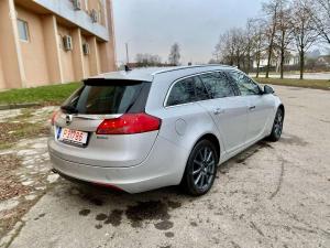 Grey Opel Insignia 2010 in Siauliai, with an engine capacity of 1.96 L and mileage of 280 thousand km for 3199 €, photo 4 on AUTOMOTO.COM.LV