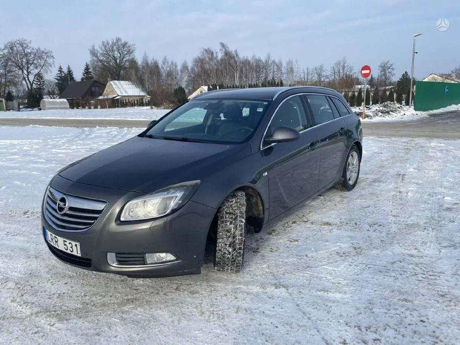 Pelēks Opel Insignia 2010 Vilkaviškis, ar dzinēja tilpumu 1.96 L un nobraukumu 225 tūkst. km par 2900 €, foto 1 vietnē AUTOMOTO.COM.LV