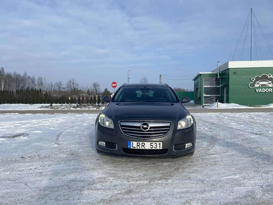 Pelēks Opel Insignia 2010 Vilkaviškis, ar dzinēja tilpumu 1.96 L un nobraukumu 225 tūkst. km par 2900 €, foto 3 vietnē AUTOMOTO.COM.LV