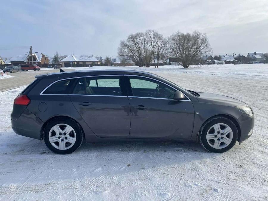 Pelēks Opel Insignia 2010 Vilkaviškis, ar dzinēja tilpumu 1.96 L un nobraukumu 225 tūkst. km par 2900 €, foto 5 vietnē AUTOMOTO.COM.LV
