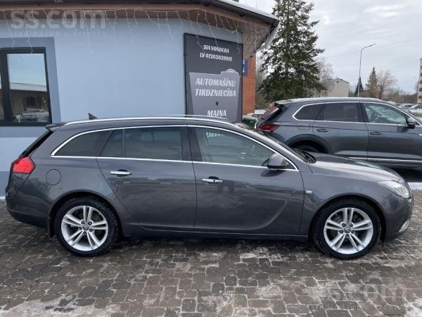 Pelēks Opel Insignia 2010 Talsi, ar dzinēja tilpumu 2.00 L un nobraukumu 261 tūkst. km par 2950 €, foto 2 vietnē AUTOMOTO.COM.LV
