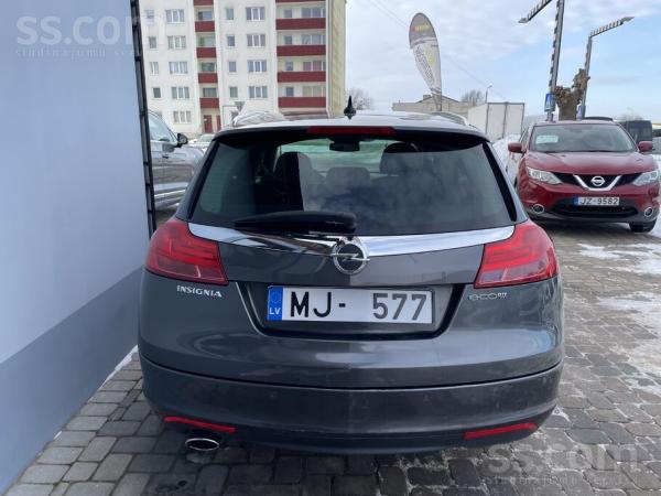 Pelēks Opel Insignia 2010 Talsi, ar dzinēja tilpumu 2.00 L un nobraukumu 261 tūkst. km par 2950 €, foto 4 vietnē AUTOMOTO.COM.LV