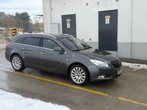 Grey Opel Insignia 2010 in Vilnius, with an engine capacity of 2.00 L and mileage of 300 thousand km for 1800 €, photo  on AUTOMOTO.COM.LV