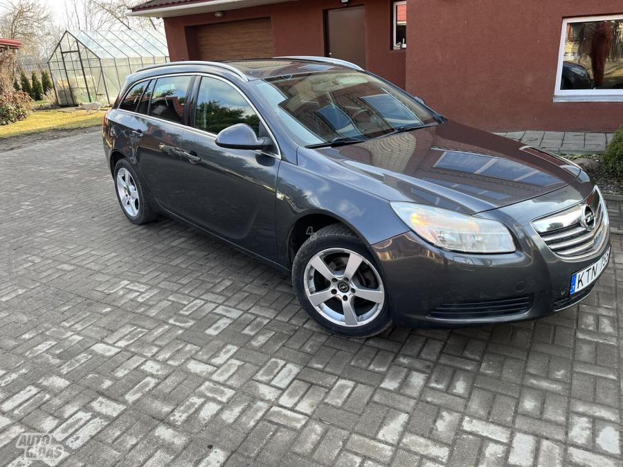 Pelēks Opel Insignia 2010 Šauļi, ar dzinēja tilpumu 2.00 L un nobraukumu 272 tūkst. km par 2500 €, foto 1 vietnē AUTOMOTO.COM.LV