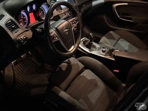 Grey Opel Insignia 2010 in Salcininkai, with an engine capacity of 2.00 L and mileage of 270 thousand km for 2700 €, photo 8 on AUTOMOTO.COM.LV