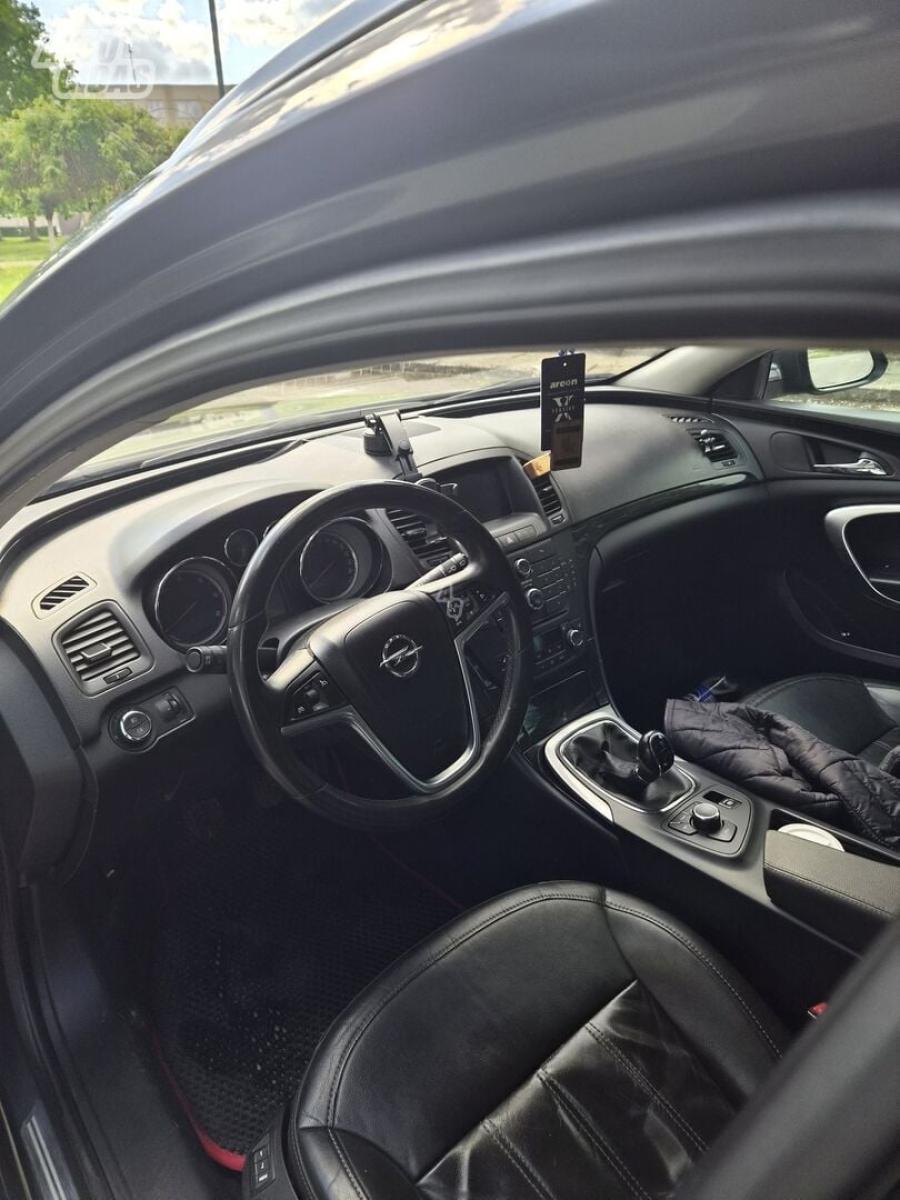 Grey Opel Insignia 2010 in Radviliskis, with an engine capacity of 2.00 L and mileage of 258 thousand km for 2500 €, photo 10 on AUTOMOTO.COM.LV