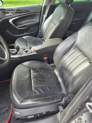 Grey Opel Insignia 2010 in Radviliskis, with an engine capacity of 2.00 L and mileage of 258 thousand km for 2500 €, photo 12 on AUTOMOTO.COM.LV