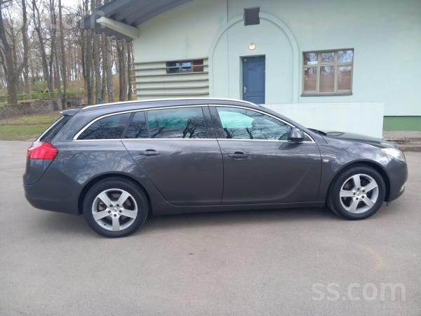 Grey Opel Insignia 2010 in Riga, with an engine capacity of 2.00 L and mileage of 268 thousand km for 3600 €, photo 7 on AUTOMOTO.COM.LV