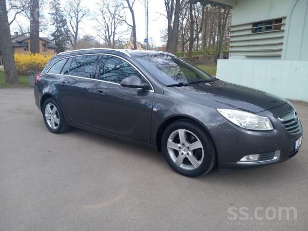 Grey Opel Insignia 2010 in Riga, with an engine capacity of 2.00 L and mileage of 268 thousand km for 3600 €, photo 8 on AUTOMOTO.COM.LV