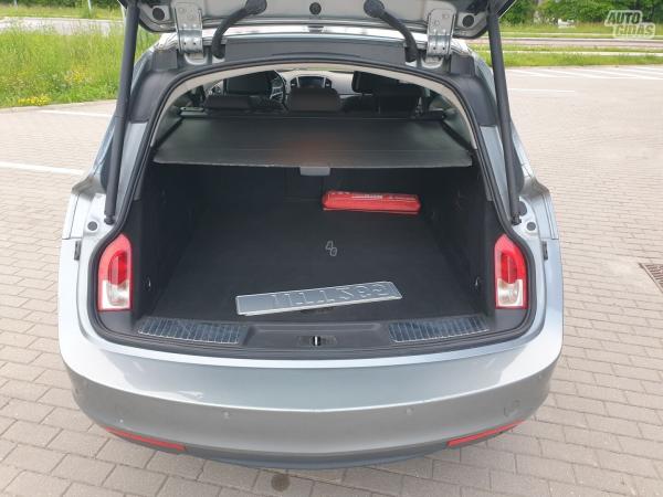 Grey Opel Insignia 2010 in Utena, with an engine capacity of 2.00 L and mileage of 240 thousand km for 2700 €, photo 9 on AUTOMOTO.COM.LV