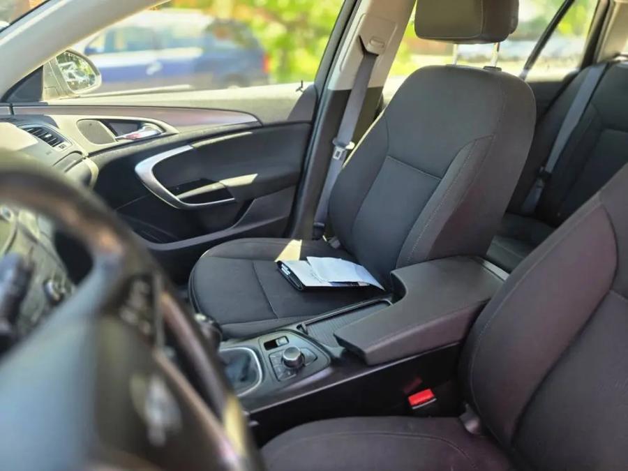 Pelēks Opel Insignia 2010 Grobiņa, ar dzinēja tilpumu 2.00 L un nobraukumu 214 tūkst. km par 2750 €, foto 13 vietnē AUTOMOTO.COM.LV