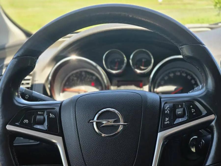 Pelēks Opel Insignia 2010 Grobiņa, ar dzinēja tilpumu 2.00 L un nobraukumu 214 tūkst. km par 2750 €, foto 16 vietnē AUTOMOTO.COM.LV