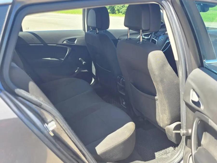 Pelēks Opel Insignia 2010 Grobiņa, ar dzinēja tilpumu 2.00 L un nobraukumu 214 tūkst. km par 2750 €, foto 20 vietnē AUTOMOTO.COM.LV