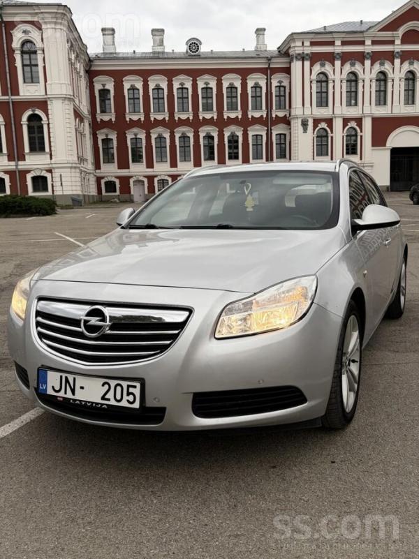 Pelēks Opel Insignia 2010 Jelgava, ar dzinēja tilpumu 2.00 L un nobraukumu 311 tūkst. km par 3300 €, foto 1 vietnē AUTOMOTO.COM.LV