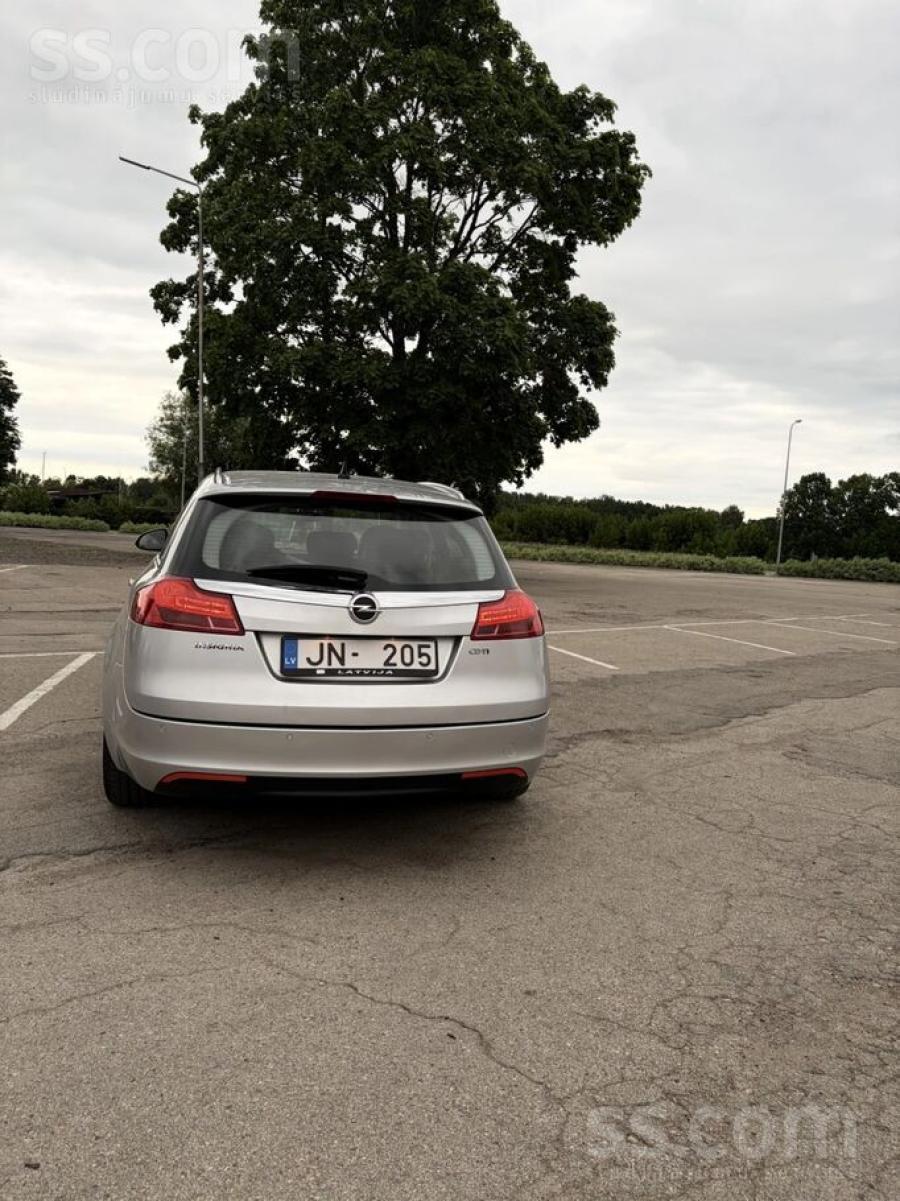 Pelēks Opel Insignia 2010 Jelgava, ar dzinēja tilpumu 2.00 L un nobraukumu 311 tūkst. km par 3300 €, foto 5 vietnē AUTOMOTO.COM.LV