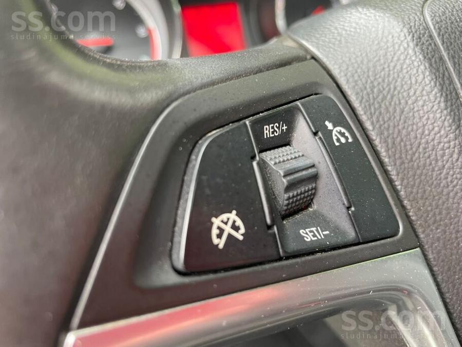 Pelēks Opel Insignia 2010 Rīga, ar dzinēja tilpumu 2.00 L un nobraukumu 0 tūkst. km par 2000 €, foto 17 vietnē AUTOMOTO.COM.LV